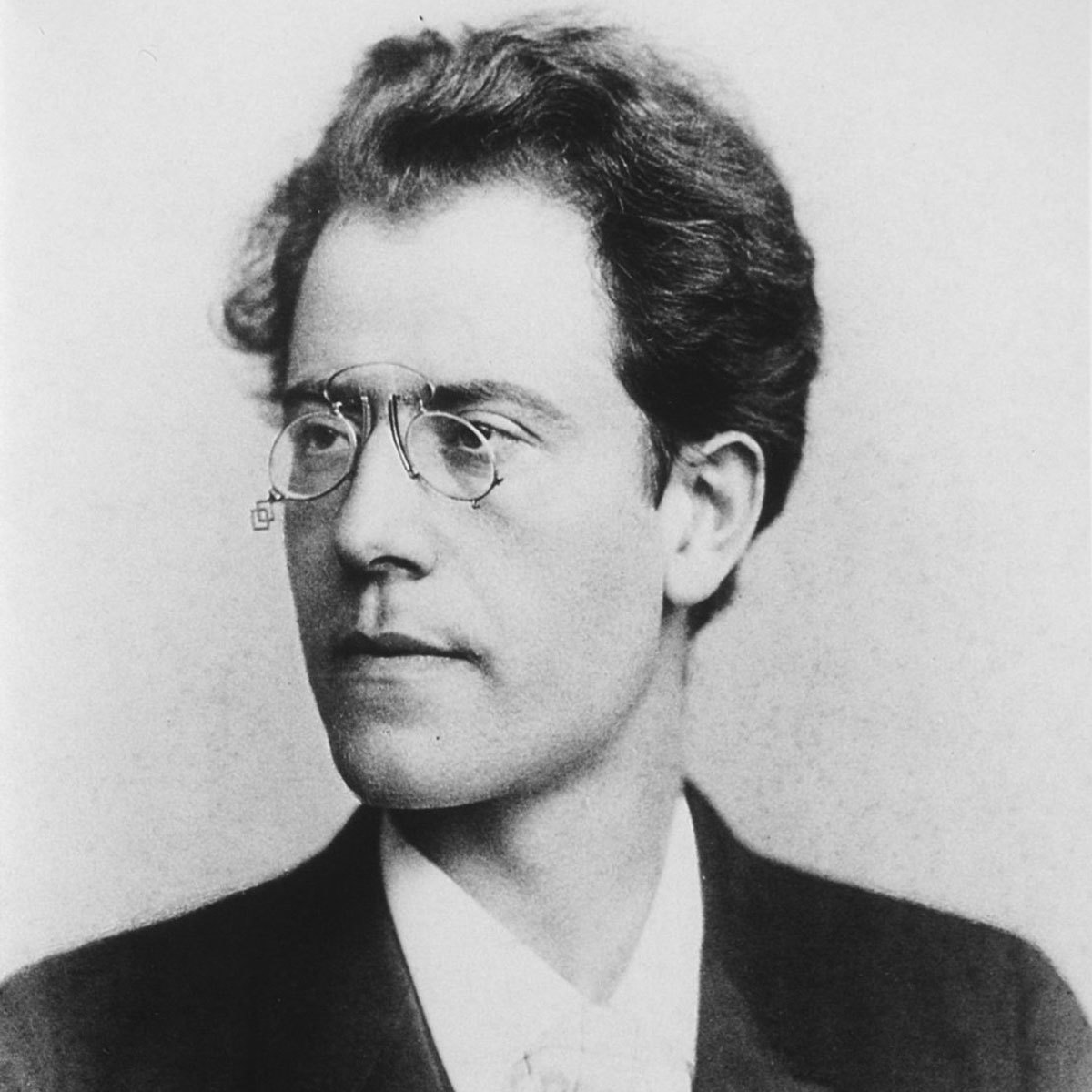 NMH | Mahlers nye klær